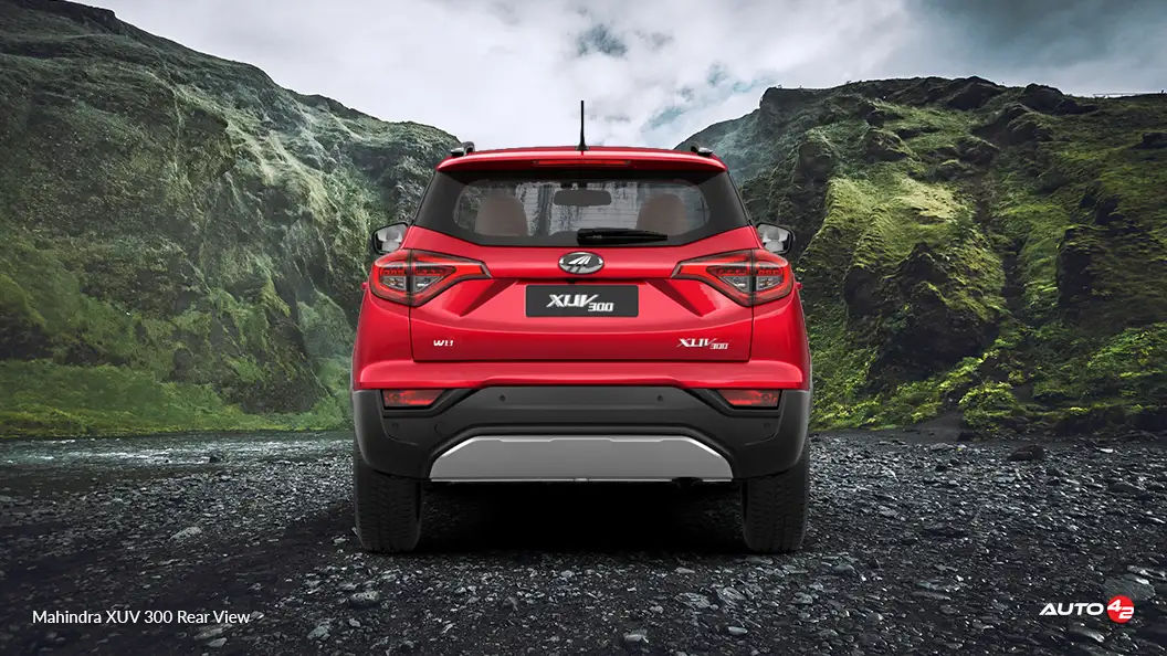 Mahindra XUV 300 Price On-Road Ex-Showroom - Aug 2022, Reviews, Photos ...